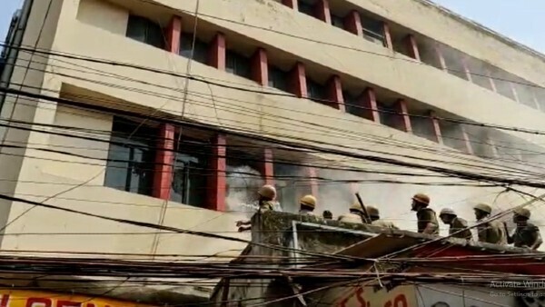 Fire Breaks Out At Lenin Sarani In Kolkata Photos: HD Images, Pictures ...