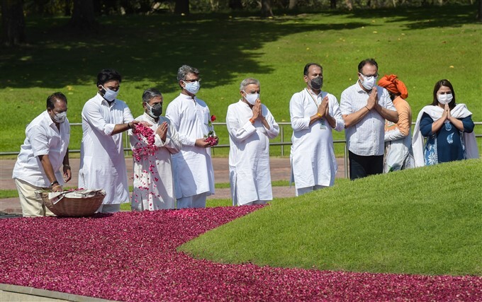 Leaders Pay Tribute To India's First PM Jawaharlal Nehru On His Death ...