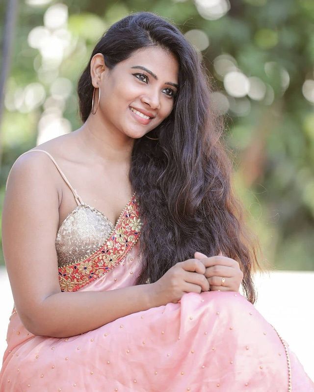 கிளுகிளுப்பூட்டும் திவ்யா துரைசாமி கவர்ச்சி ஃபோட்டோஸ் | Divya Duraisamy ...