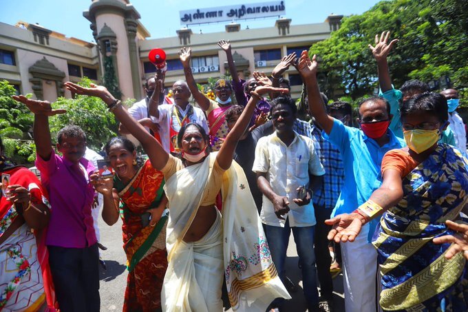 DMK Party Workers Celebrating During The Counting Of Tamil Nadu Photos ...