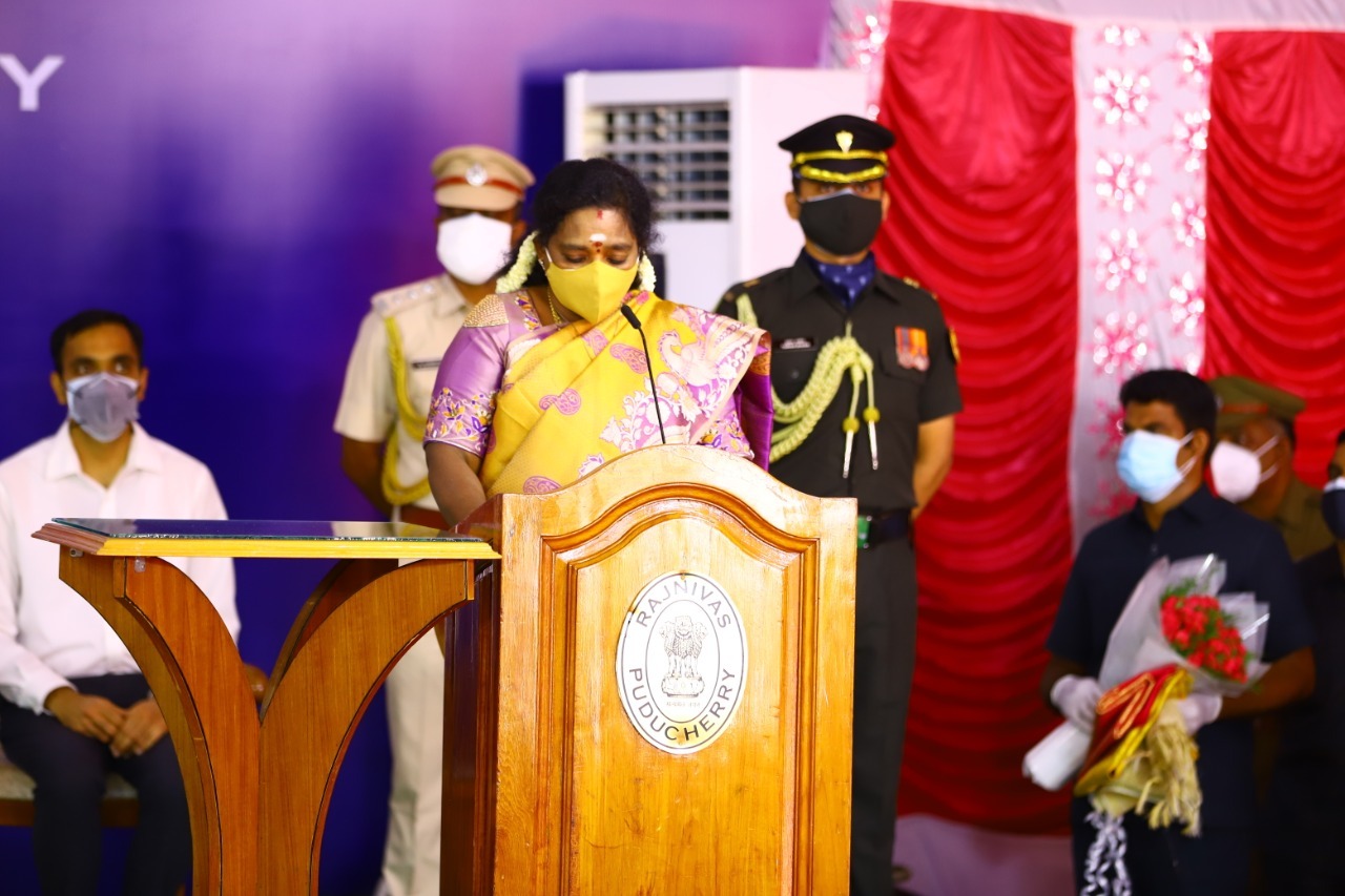 புதுச்சேரி முதல்வரானார் ரங்கசாமி...பதவியேற்பு விழா ஃபோட்டோஸ் | Swearing ...