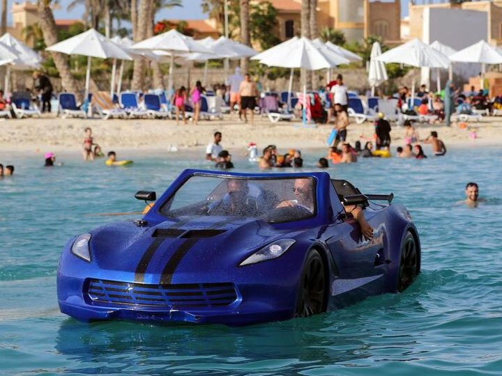 जब 3 दोस्तों ने सड़क नहीं पानी पर दौड़ाई सुपर कार, तस्वीरें हुईं वायरल ...