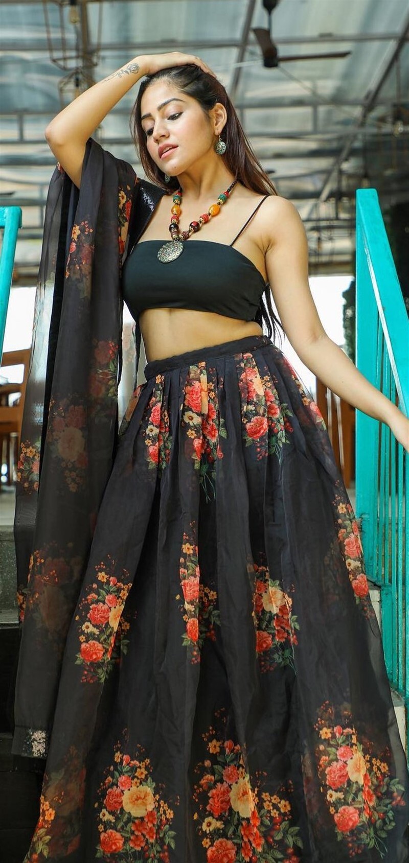 | Hot Model Symran Kaur Latest Pics - Oneindia Kannada