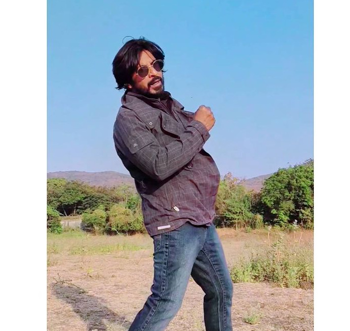 হুবহু যেন শাহরুখ, ইব্রাহিম কাদরির তাক লাগানো ছবি একনজরে | Shahrukh Lookalike Ibrahim Kadri ...