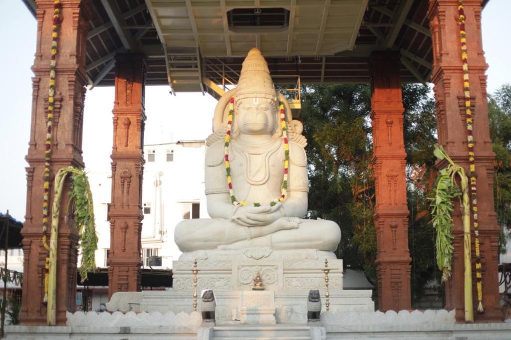 "ஆக்‌ஷன் கிங்" அர்ஜுனின் ஆஞ்சநேய சுவாமி கோவிலுக்கு கும்பாபிஷேக விழா ...