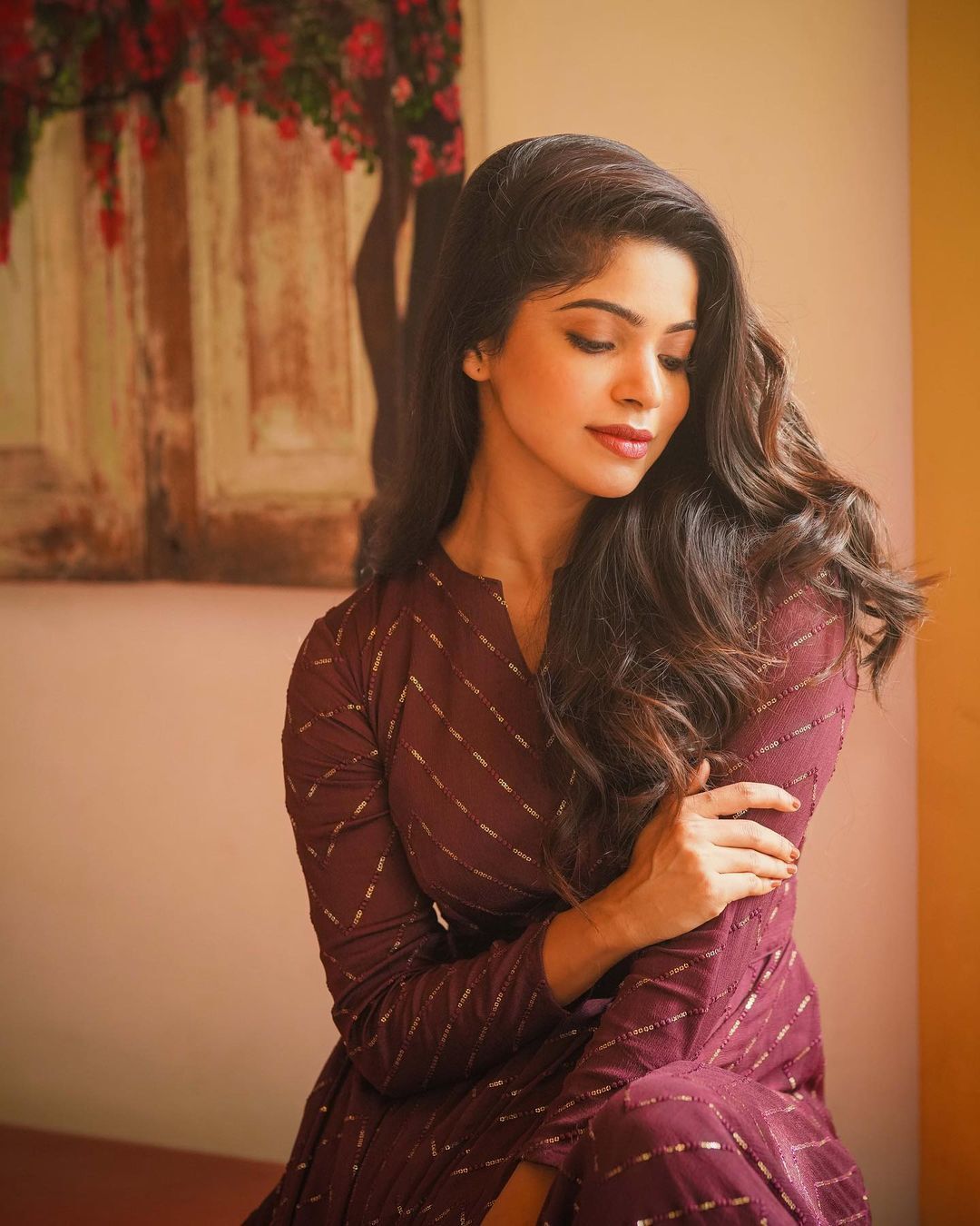 கண்ணை கவரும் உடையில் நடிகை திவ்யபாரதியின் ஹாட் போட்டோஸ்! | actress ...