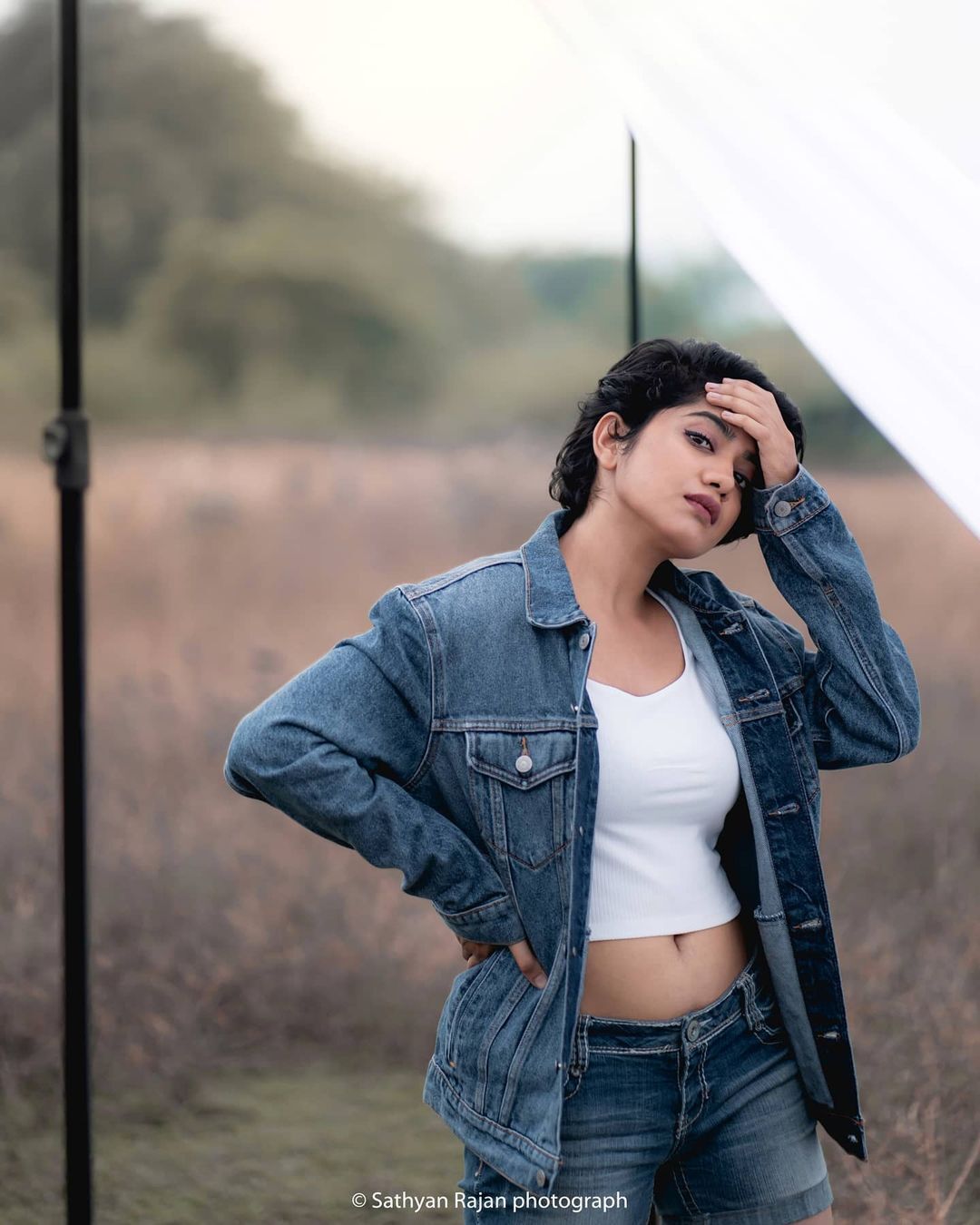 Actress Anarkali Marikar Gorgeous Stlls | എക്സിക്യൂട്ടീവ് ലുക്കിൽ അനാ ...