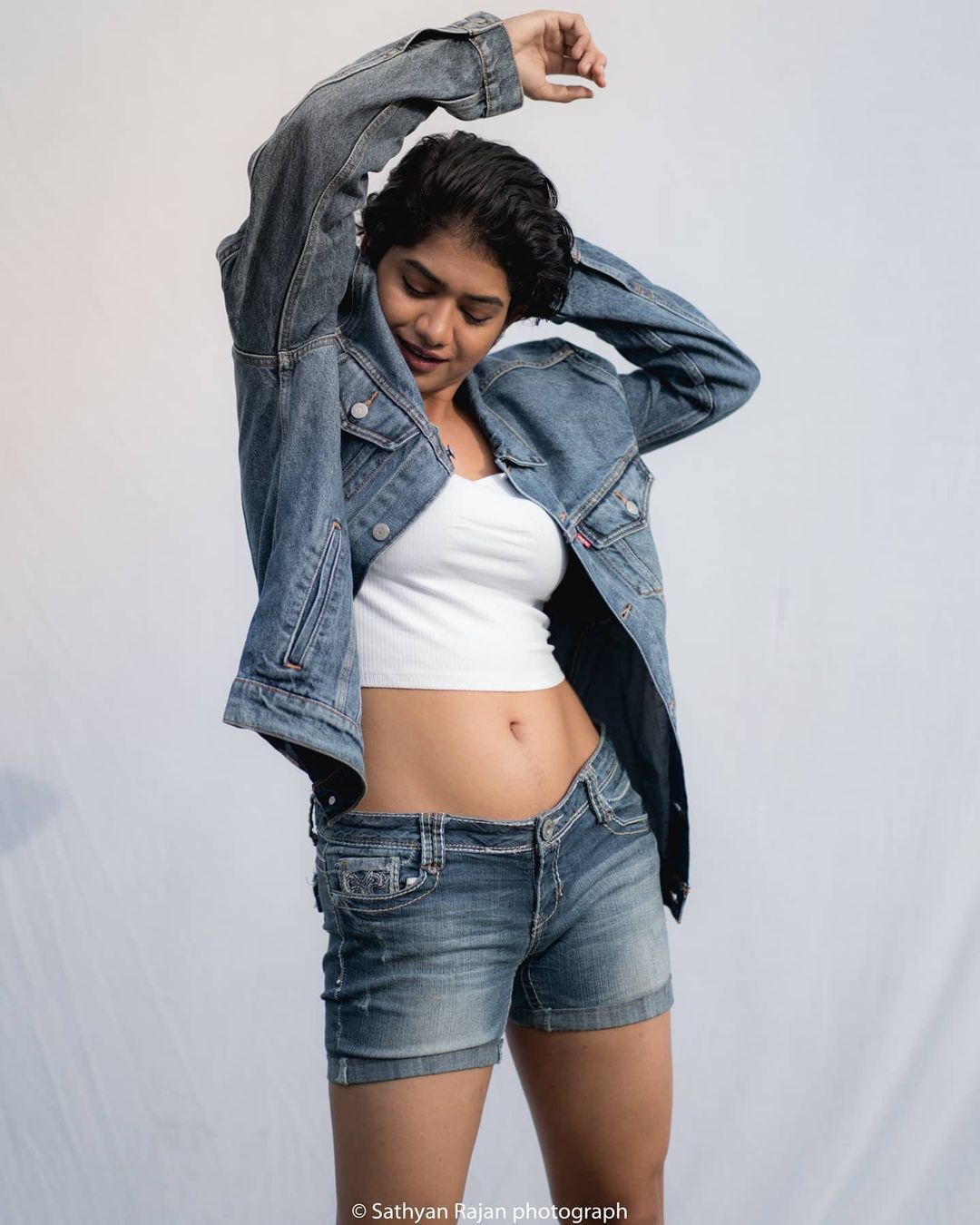 Actress Anarkali Marikar Gorgeous Stlls | എക്സിക്യൂട്ടീവ് ലുക്കിൽ അനാ ...