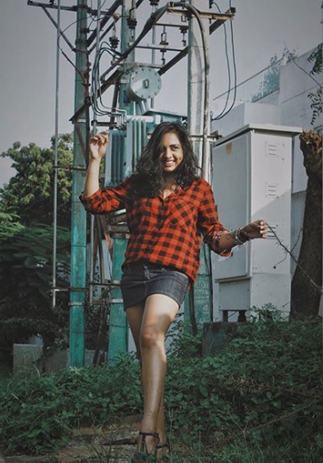 Beauty and Bold Srushti Dange Pics | ബെഡ് റൂമിലെ ചൂടന്‍ ചിത്രങ്ങളുമായി ...