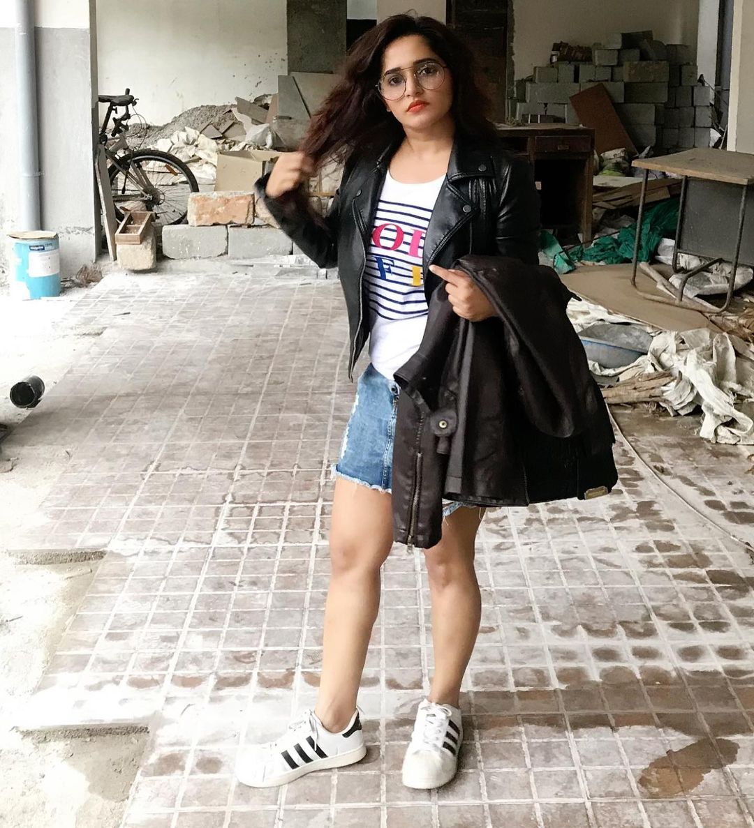 Bigg Boss Malayalam Fame Aditi Rai In Glamorous Look | അഥിതി ആളാകെ മാറി ...