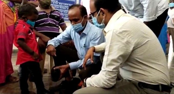 Coimbatore Collector Sameeran Helps Handicaped Poverty Family Photos ...