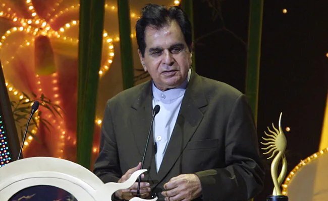 File Photos Of Bollywood Actor Dilip Kumar Photos: HD Images, Pictures ...