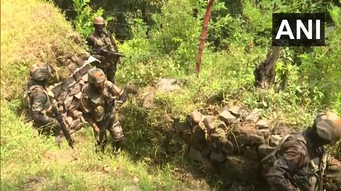 Indian Army Personnel Deployed In Line Of Control (LoC) Photos: HD ...