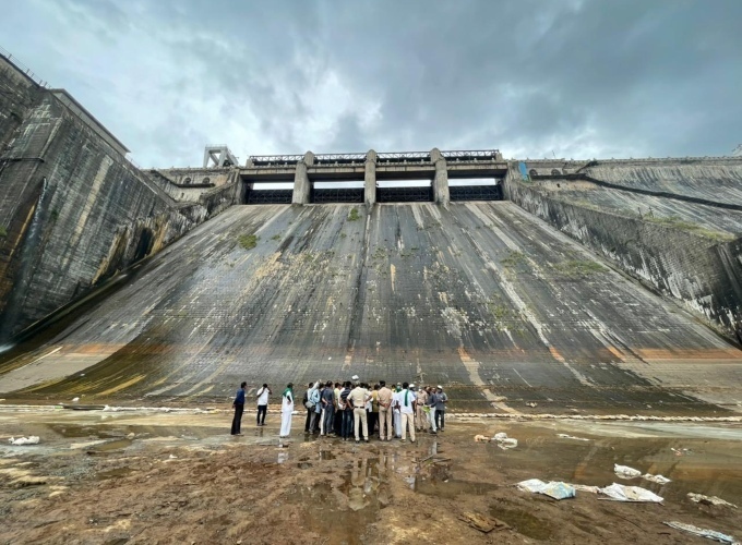 Minister KS Eshwarappa Visit Bhadra Dam Photos: HD Images, Pictures ...