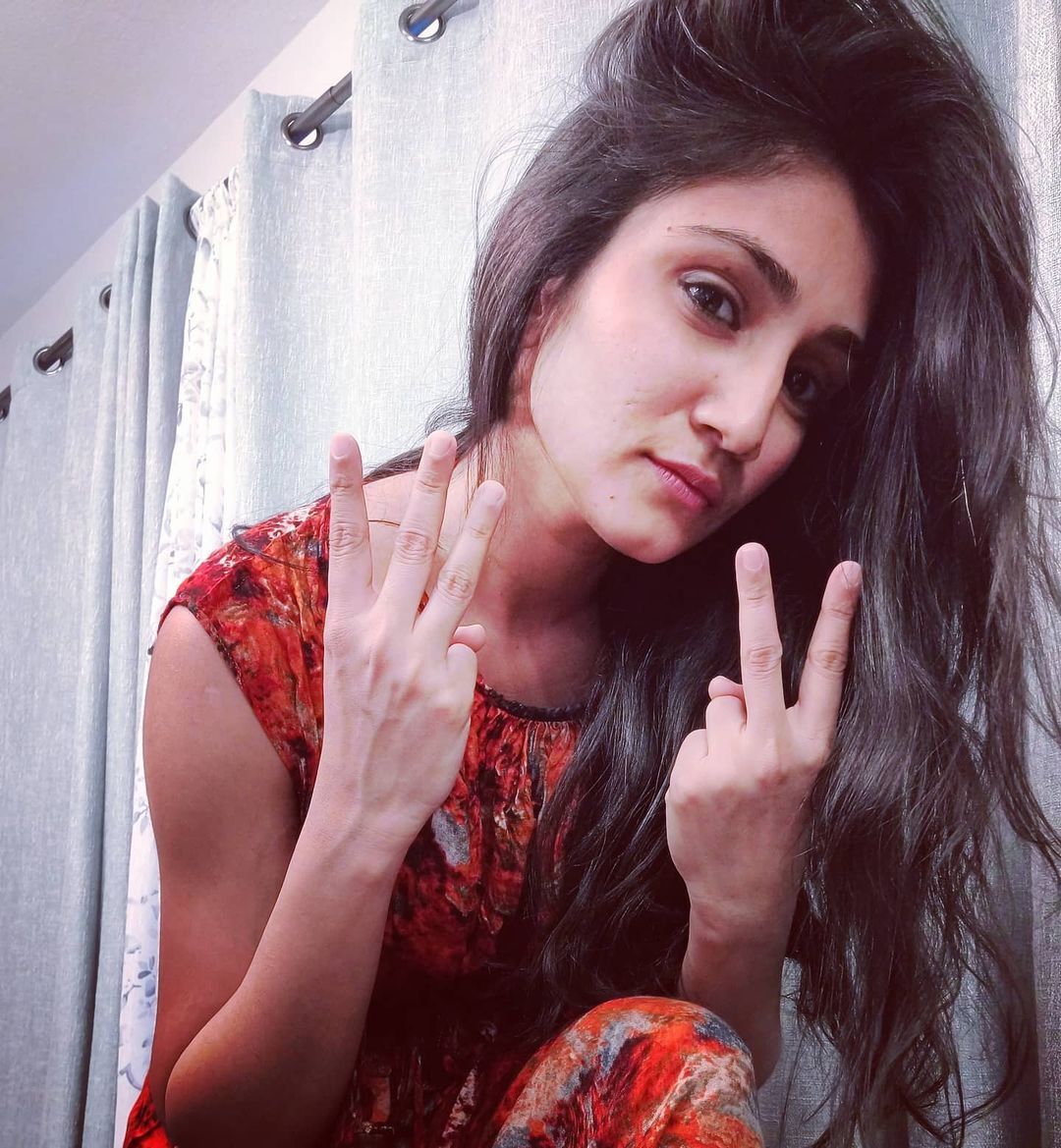 खूबसूरती में किसी से कम नहीं हैं 'शोले' के 'सांभा डाकू' की बेटी विनती ...