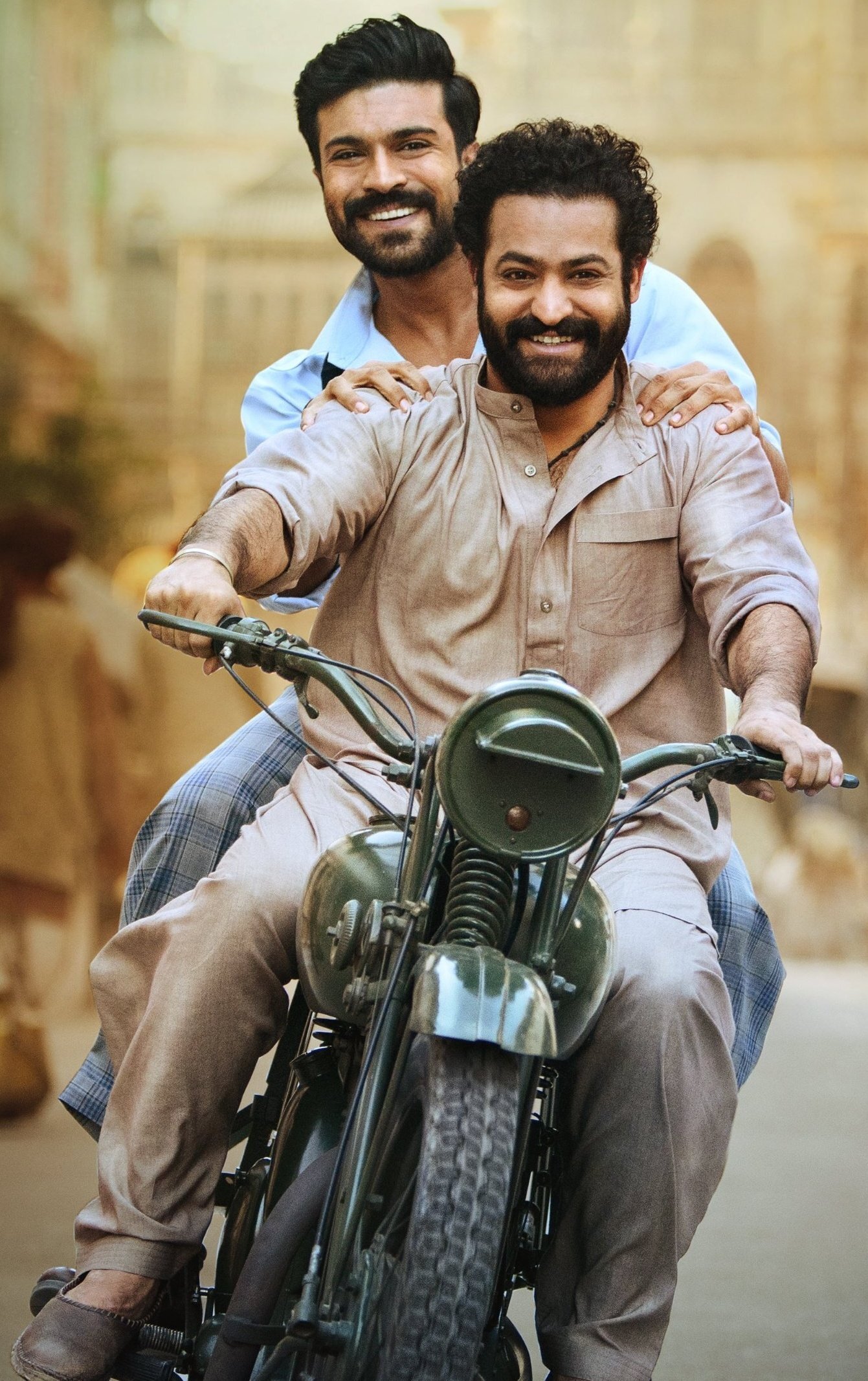 RRR:దసరా కానుకగా రాజమౌళి ఎపిక్ మూవీ | RRR : Look behind the scenes ...