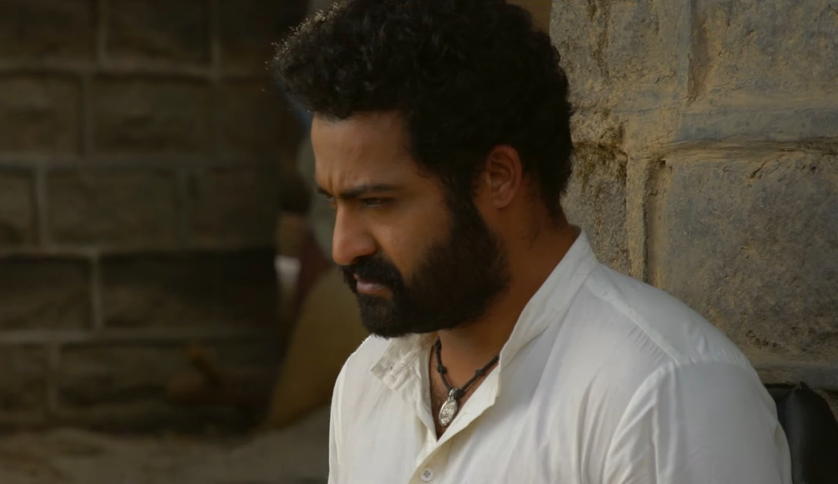 RRR:దసరా కానుకగా రాజమౌళి ఎపిక్ మూవీ | RRR : Look behind the scenes ...