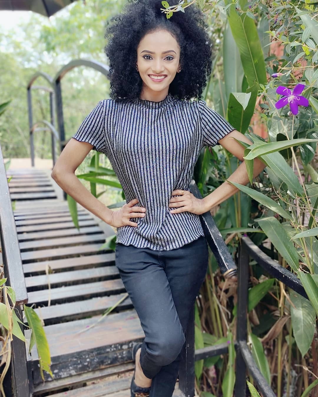 Star Magic Fame Anna Chacko In Glamorous look | സ്റ്റാർ മാജിക് താരം ...