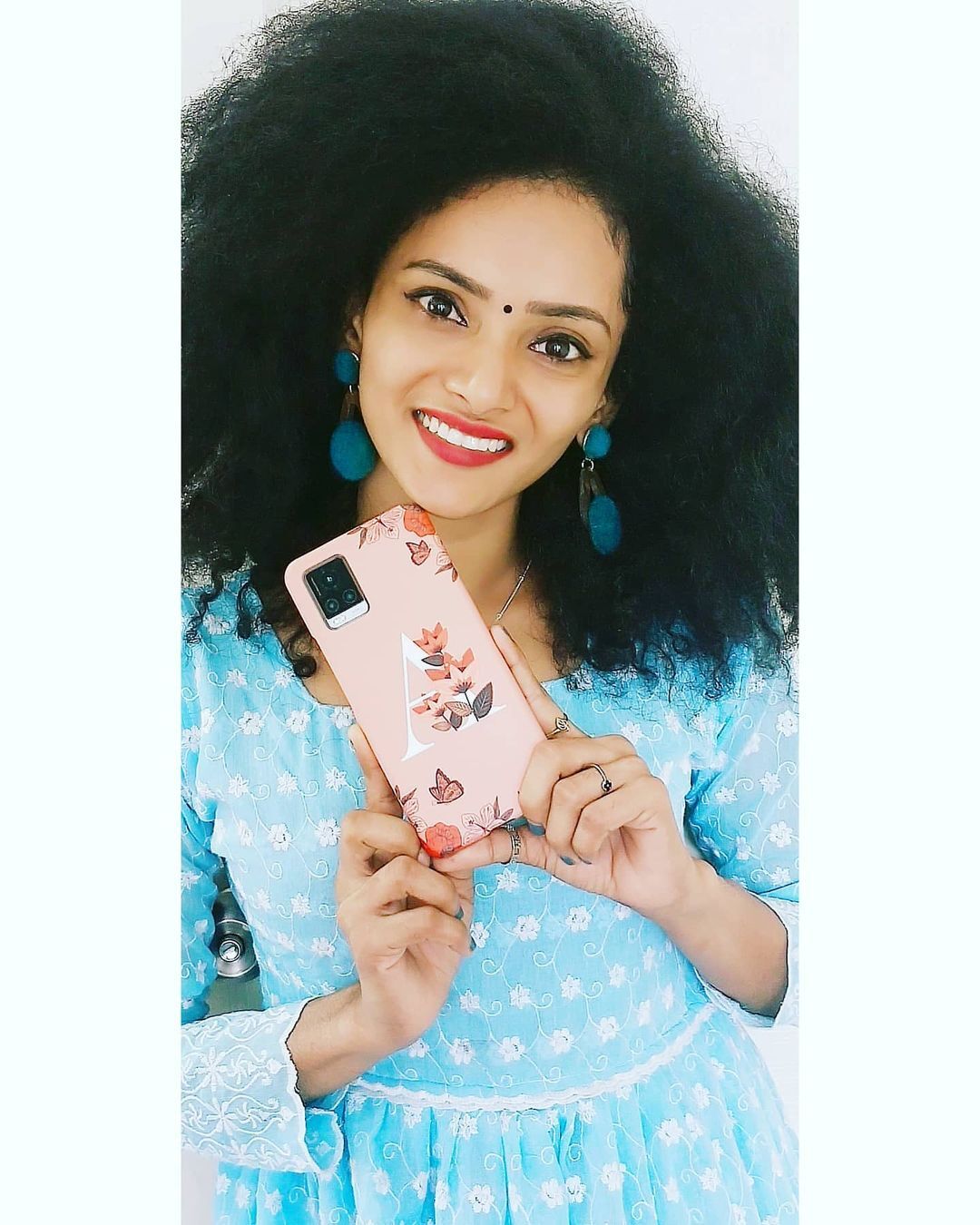 Star Magic Fame Anna Chacko In Glamorous look | സ്റ്റാർ മാജിക് താരം ...