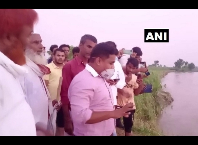 Villages Affected Due To Flood In Bagaha, Bihar Photos: HD Images ...