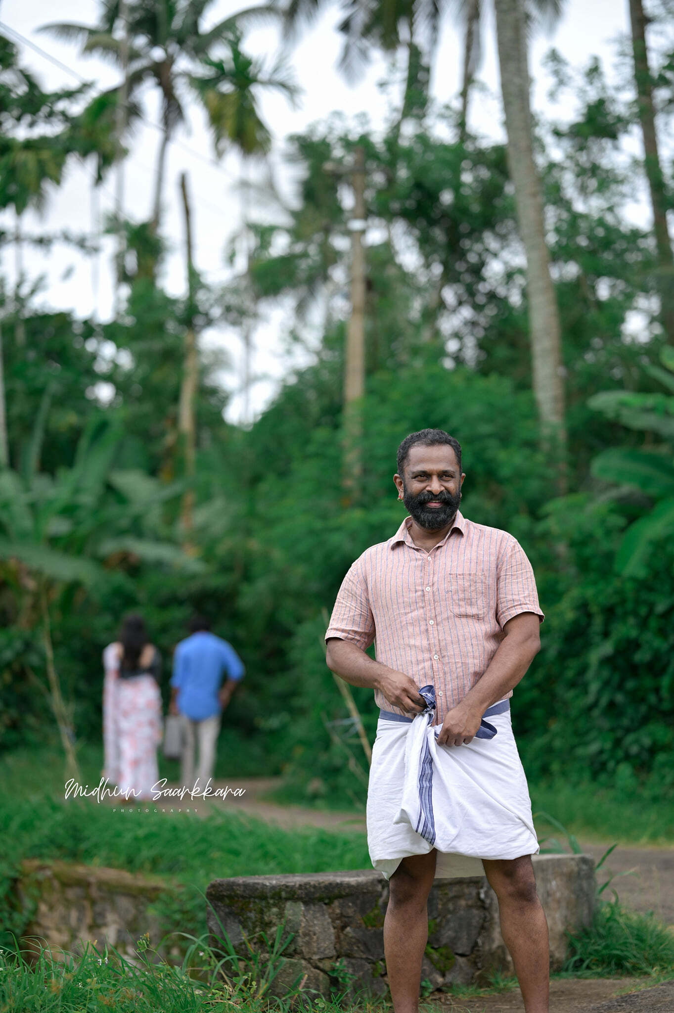 actor Sreejith Ravi and his wife Sajitha Sreejith with a tribute to ...