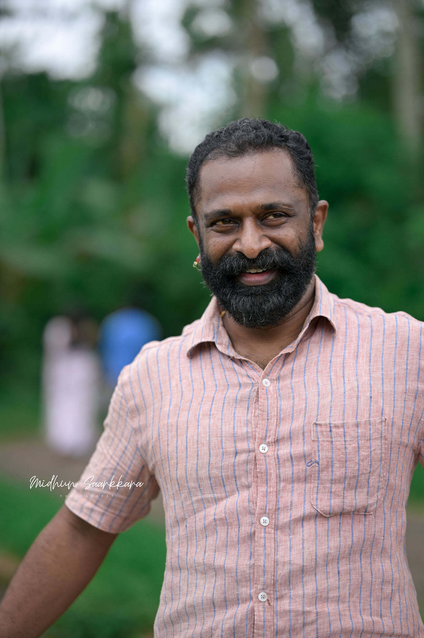 പൊന്മുട്ടയിടുന്ന താറാവിനെ 52 ചിത്രങ്ങളിലൊതുക്കി നടൻ ശ്രീജിത്ത് രവിയും ...