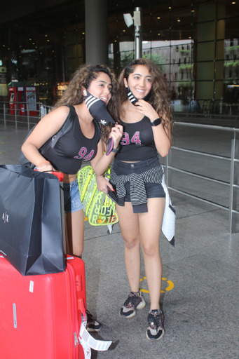 क्या आप जानते हैं छोटी सी उम्र में लखपति बनने वालीं 'चिंकी-मिंकी' के ...