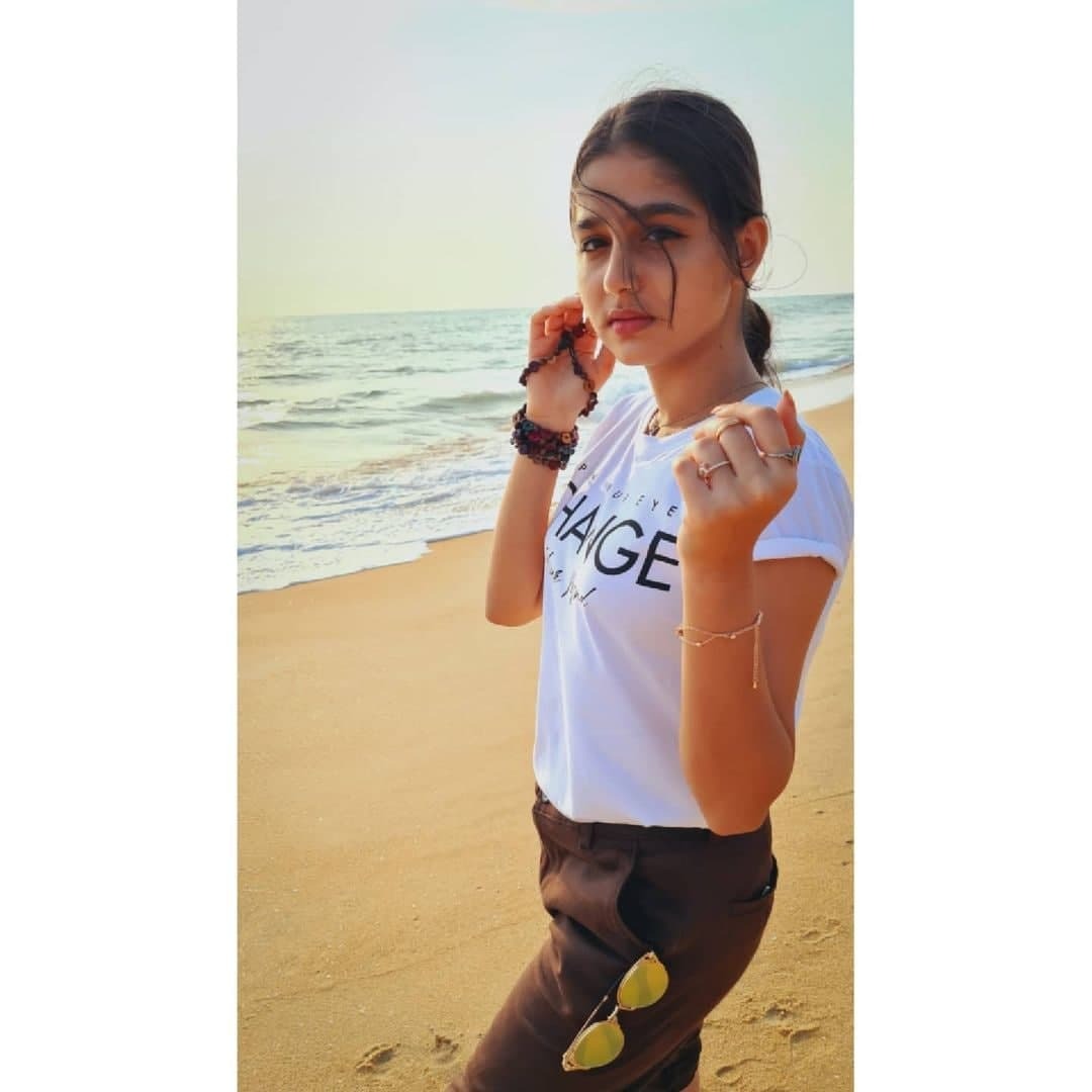 Actress Anaswara Rajan Shares Latest Pictures With Beautiful Laughing ...