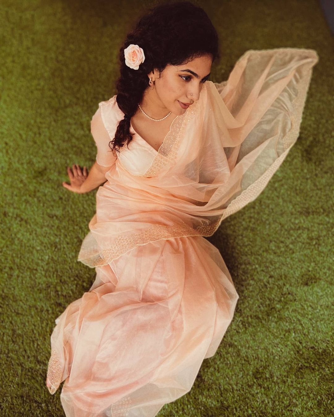 Home Movie Fame Deepa Thomas Viral On Internet | സാരിയിൽ കിടു ...