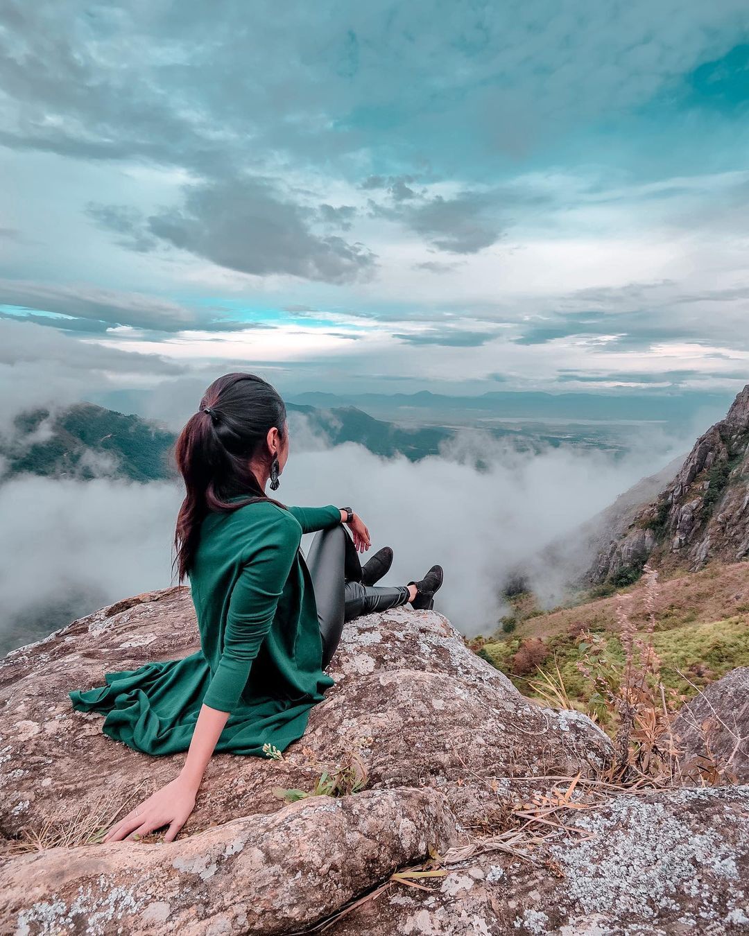 Jamna Pyari Movie Fame Gayathri Suresh In Glamorous Look | കൊടൈകനാല് ...