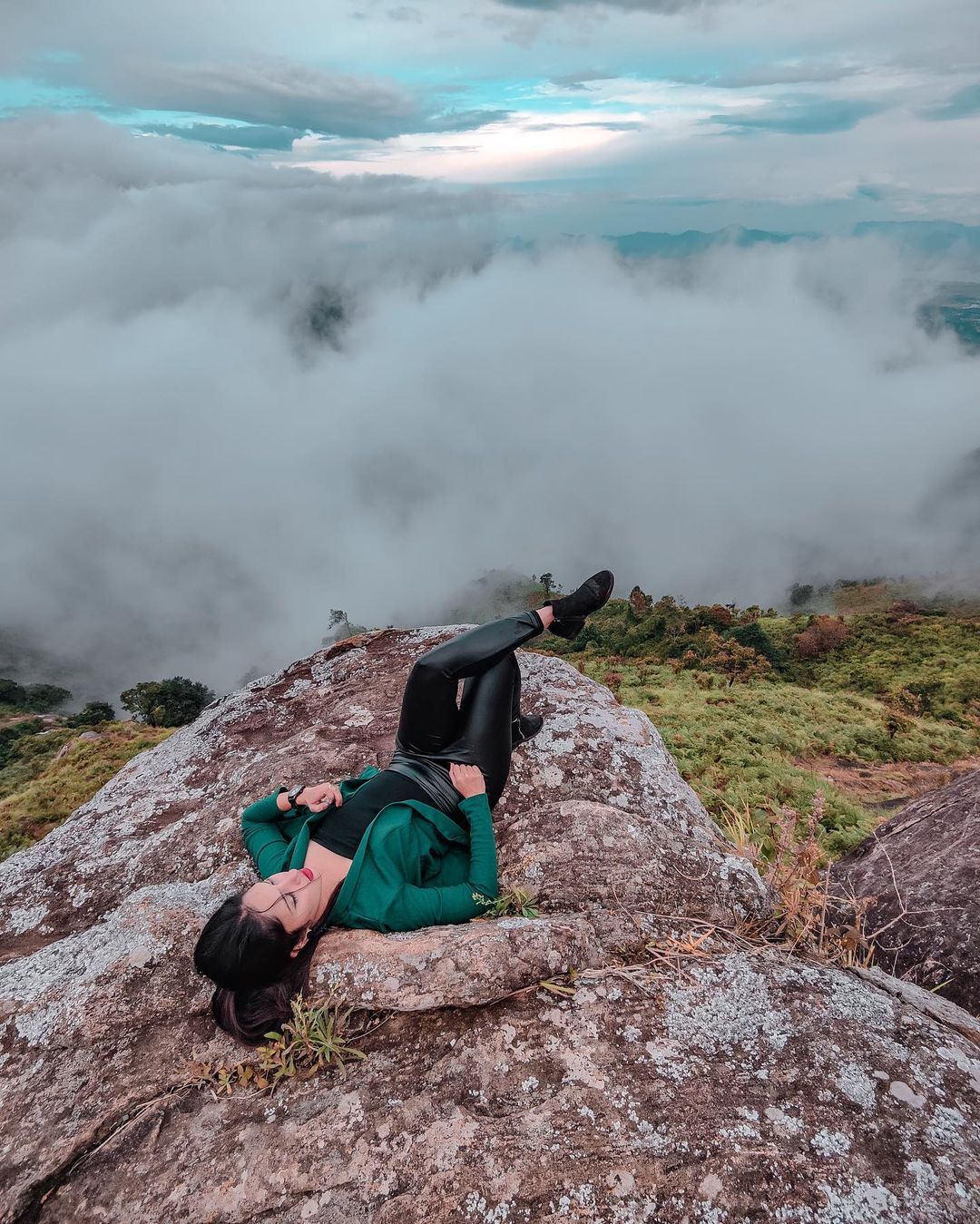 Jamna Pyari Movie Fame Gayathri Suresh In Glamorous Look | കൊടൈകനാല് ...