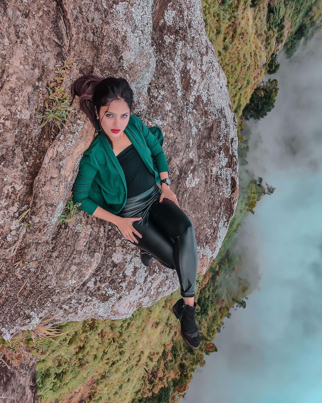 Jamna Pyari Movie Fame Gayathri Suresh In Glamorous Look | കൊടൈകനാല് ...