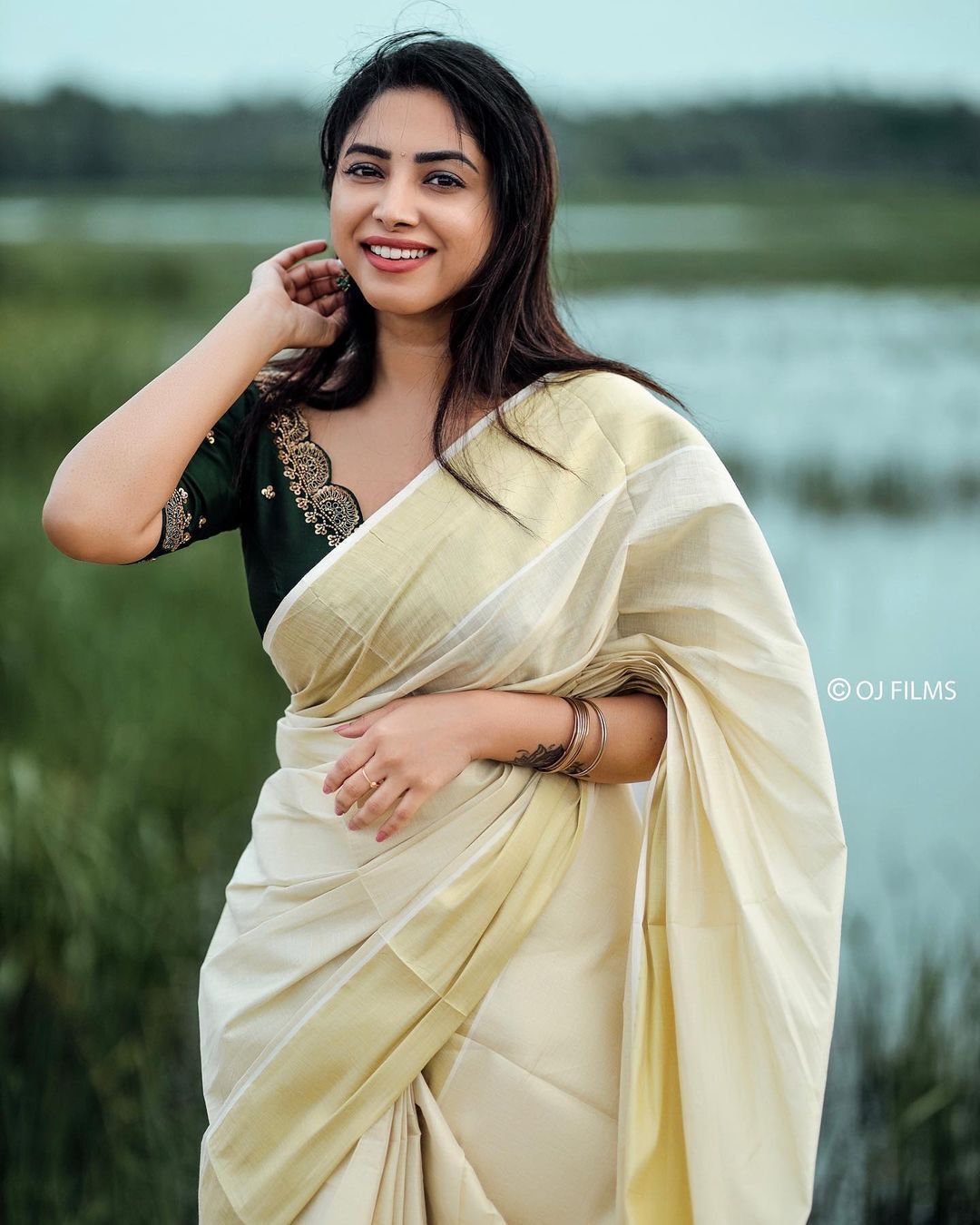 Karikku Fame Ameya Mathew's Glamorous Onam Stills Goes Viral | സാരിയില്‍ കിടു ലുക്കുമായി അമേയ ...
