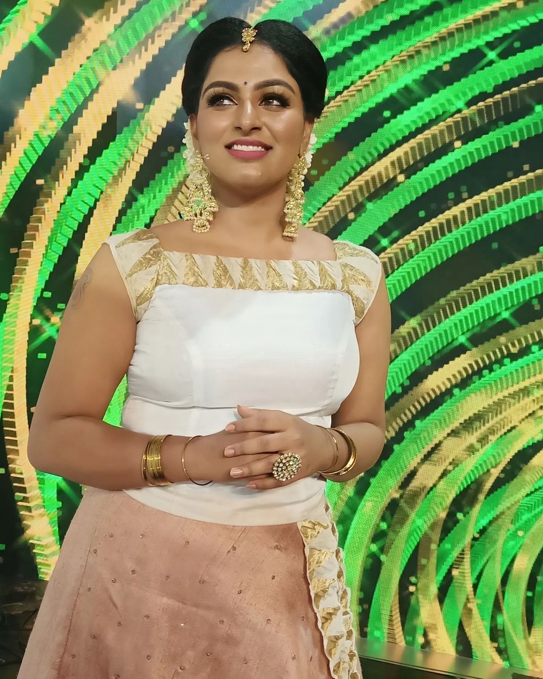 Karuthamuthu Serial Fame Rini Raj New Onam Special Clicks | ഓണ ...