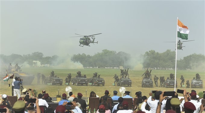 Para Brigade Personnel Perform During Combat Free Fall By 75 ...