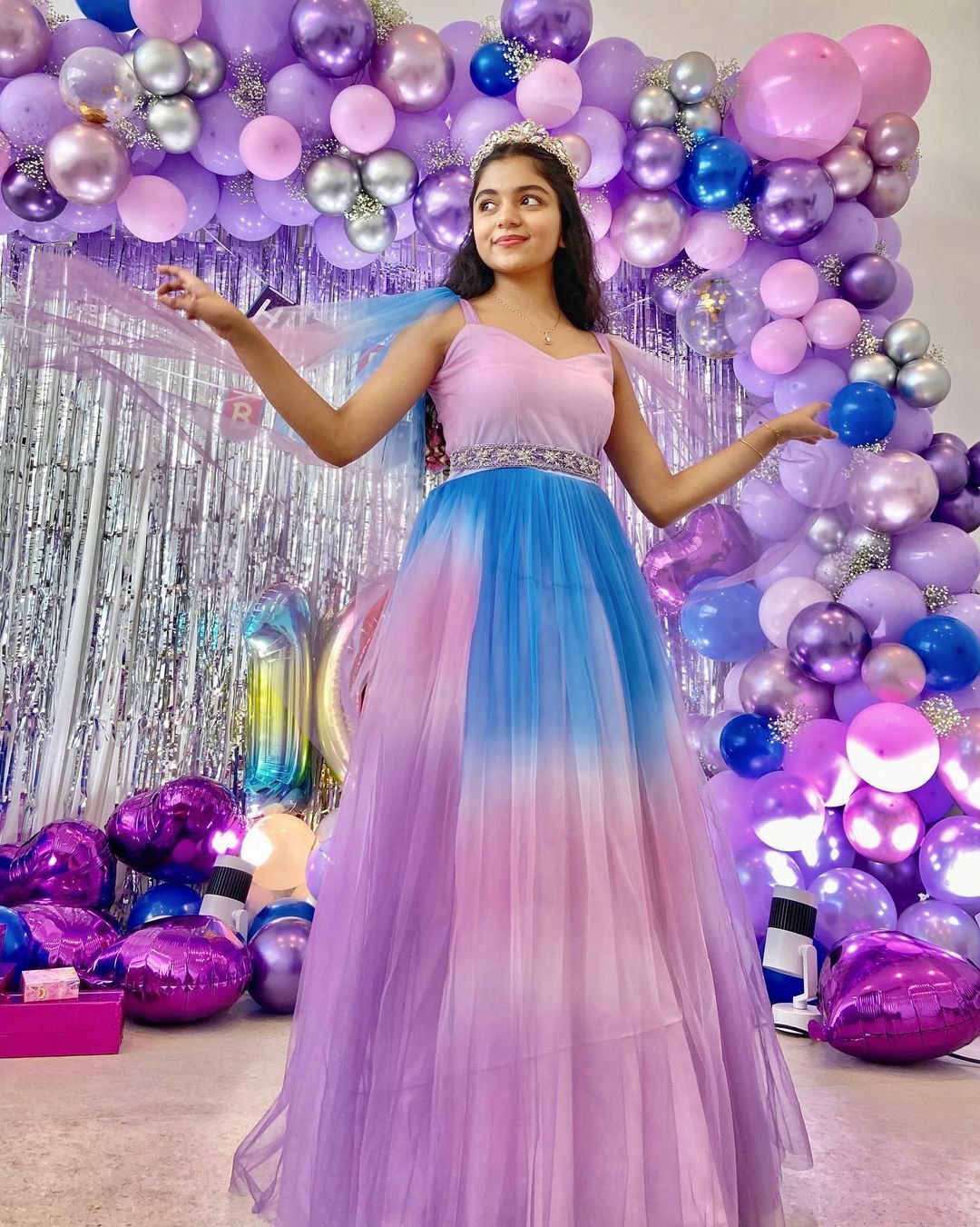 hansika krishna kumar's birthday celebration photos viral | ഹൻസുവിന് 16 ...