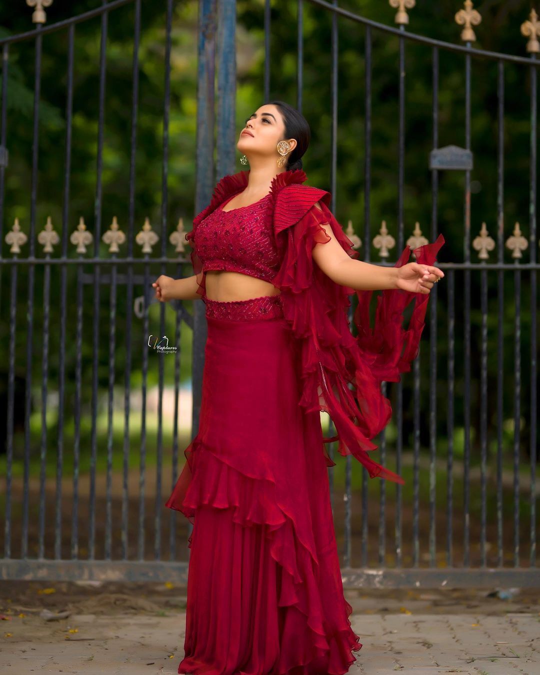 రెడ్ కలర్ ఔట్ ఫిట్‌లో పూర్ణ సూపర్ హాట్ | Actress poorna bold photos ...