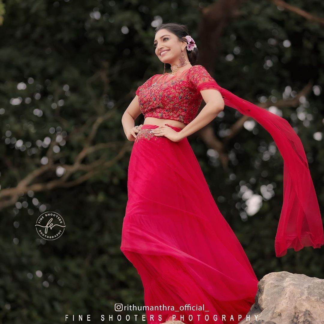 Bigg boss malayalam season 3 fame rithu manthra's new pictures goes ...