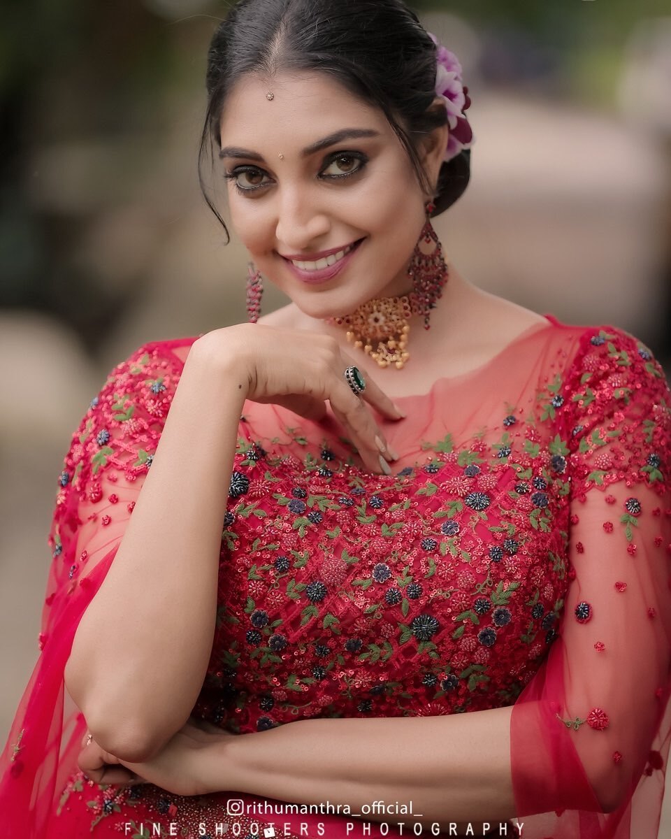 Bigg boss malayalam season 3 fame rithu manthra's new pictures goes ...