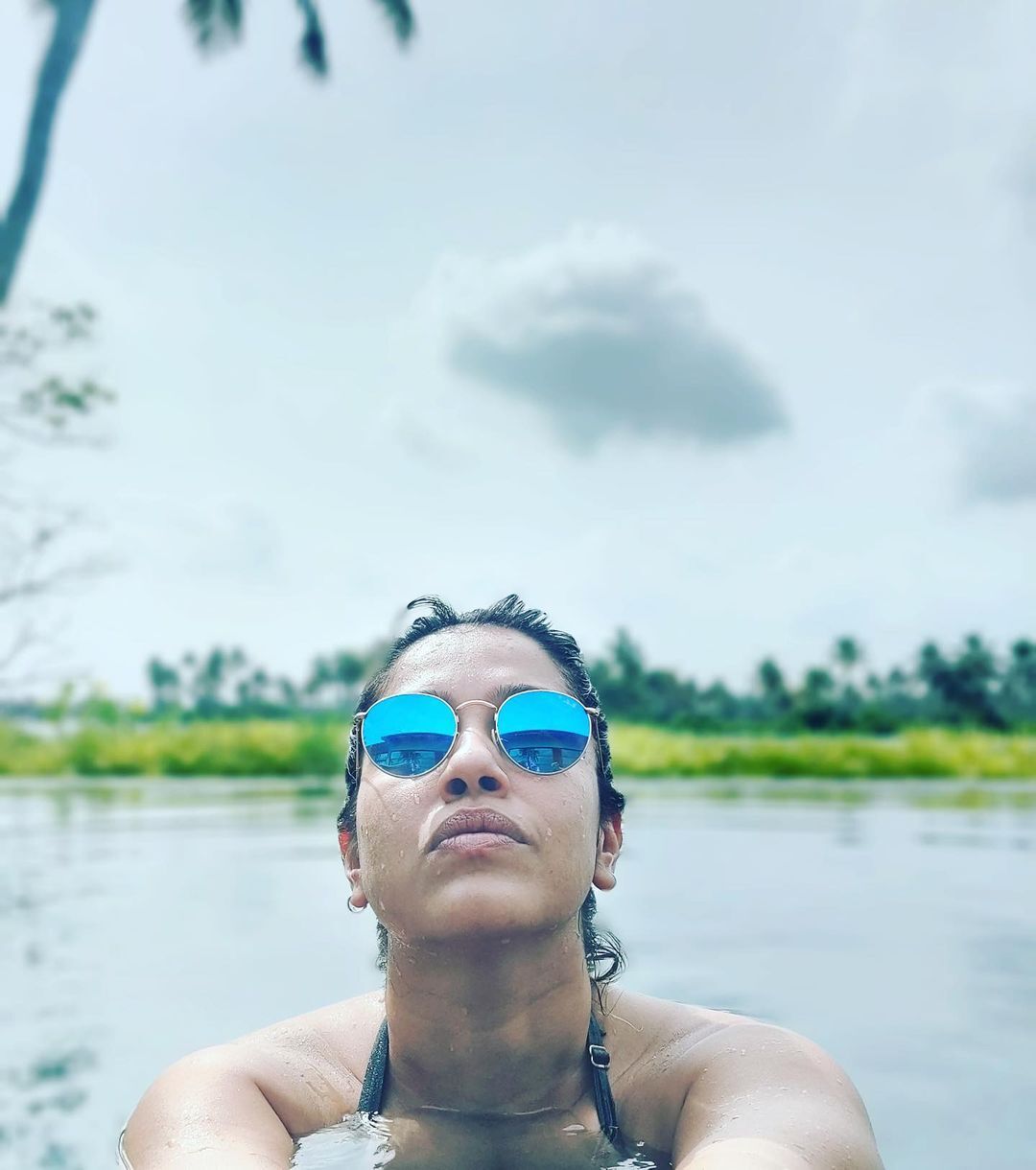 Bigg Boss Fame Ranjini Haridas and Singer Ranjini Jose in Swimming Pool ...