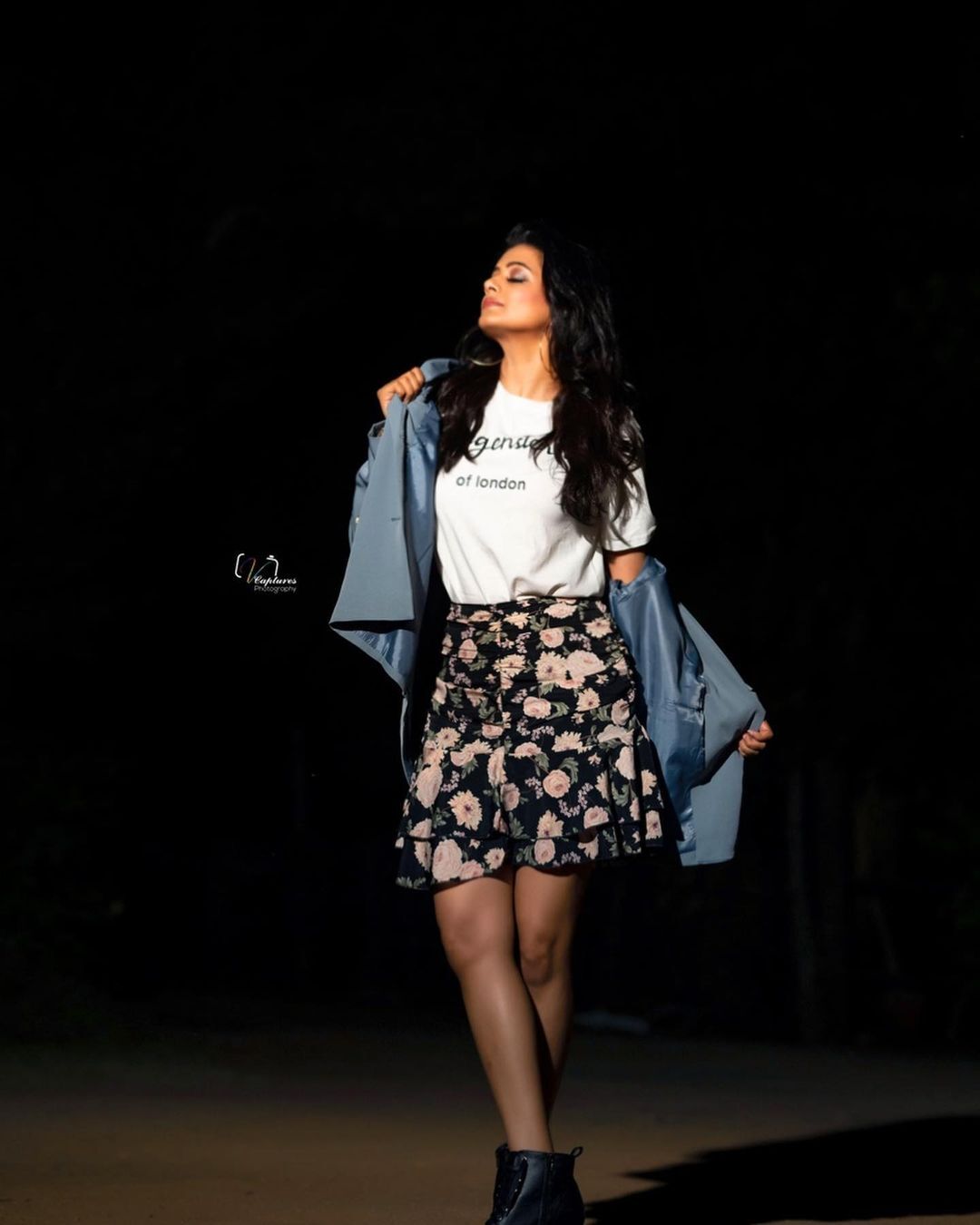 థైస్ కనిపించేలా ప్రియమణి మినీ స్కర్ట్ (ఫోటోలు) | Priyamani looks super ...