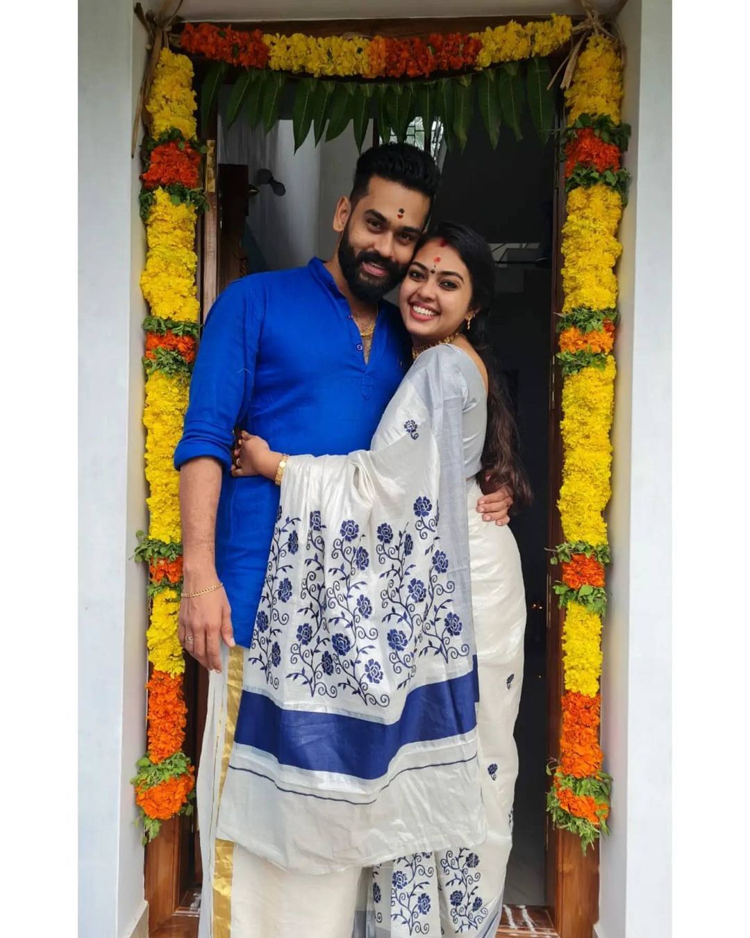 Actress Mridula Vijay and Yuva Krishna Romantic Stills | തങ്ങളുടെ പുതിയ ...