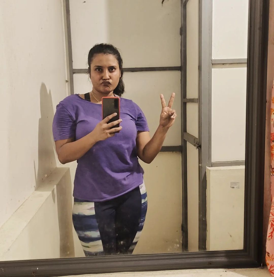 Malayalam Actress Roshna Ann Roy Workout Pics Shake Instagram | കിടിലന് ...