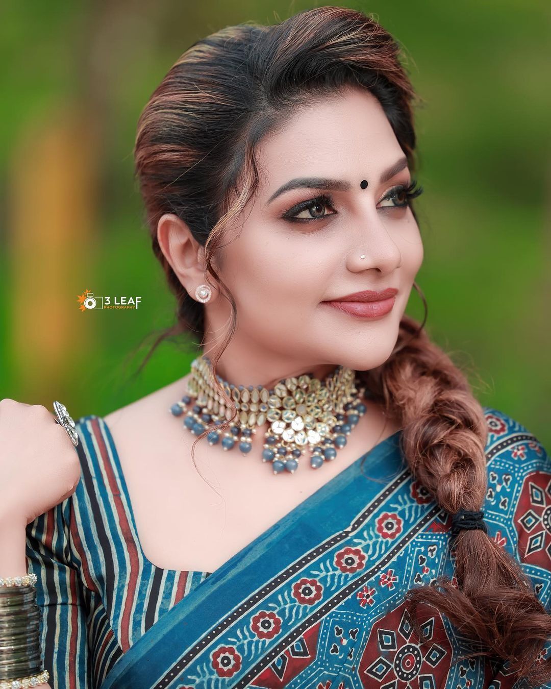 Malayalam Singer Rimi Tomy in New Printed Saree, See Pics | സാരിയില് ...