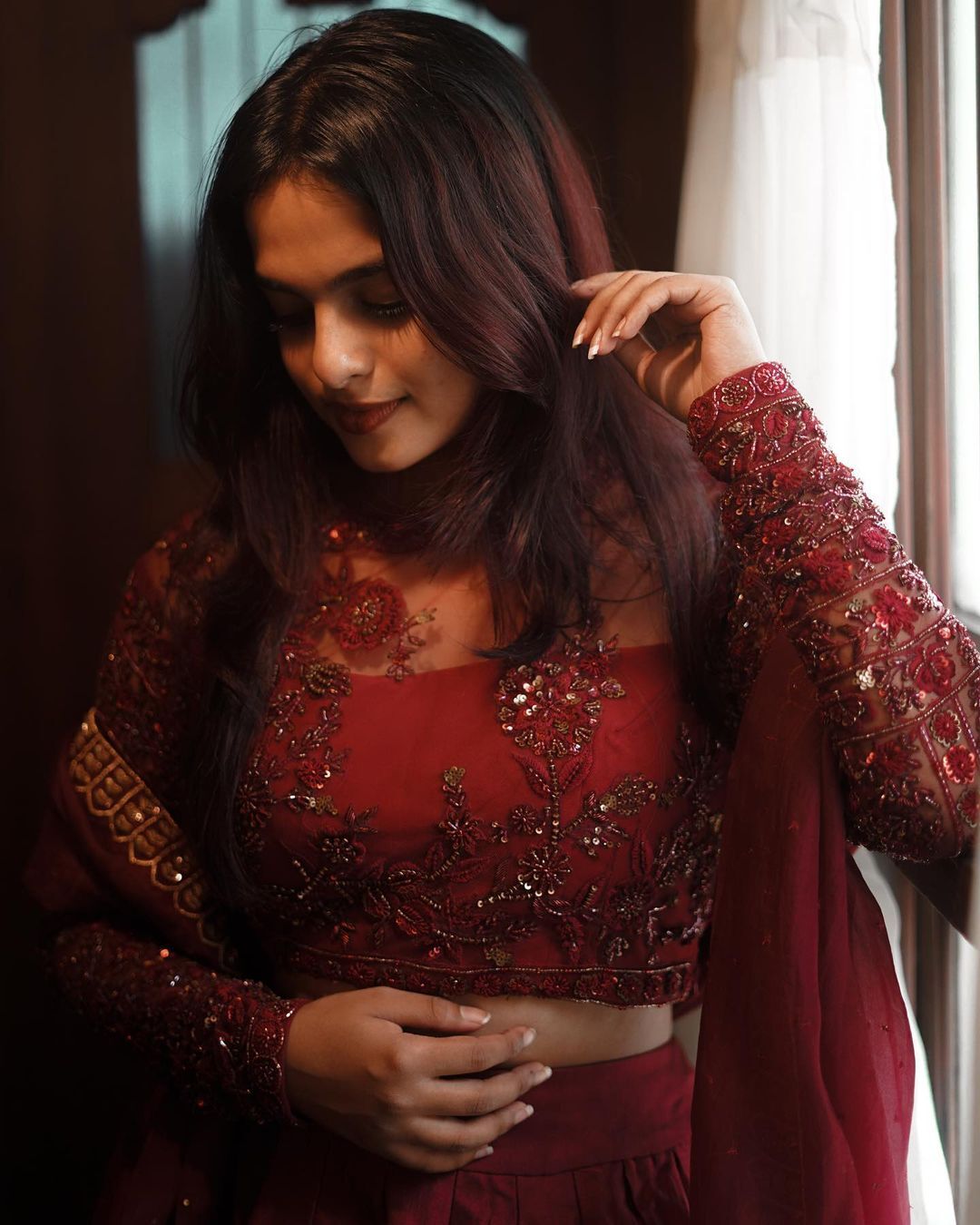 Thanneer Mathan Dinangal fame Gopika Ramesh Stunning Red Dress Pics ...