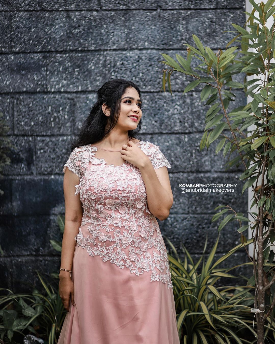 Actress Darshana Das in Pink Dress, See Pics | പുതുപുത്തന്‍ ലുക്കില്‍ ദര്‍ശന; ഫോട്ടോഷൂട്ട് ...