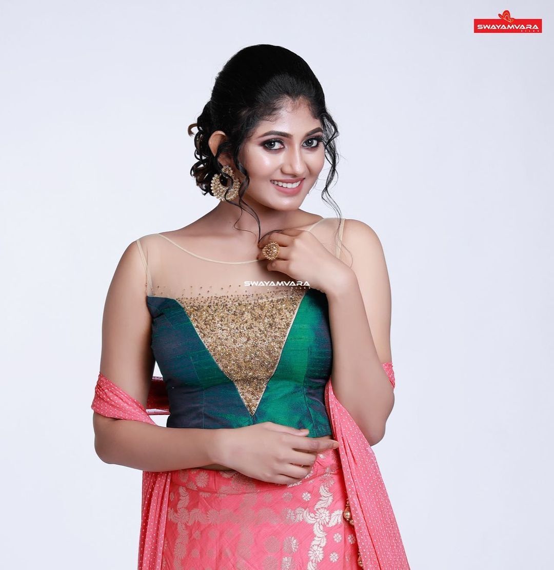 Happy Wedding Fame Drishya Raghunath New Stunnng Stills | ദൃശ്യ ഇത് ...