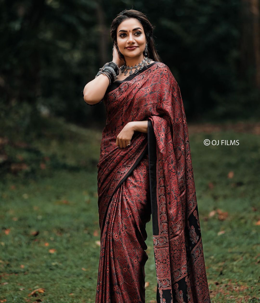 Singer-Actress Rimi Tomy Stylish Saree Pics Viral | സാരിയില്‍ അതീവ ...