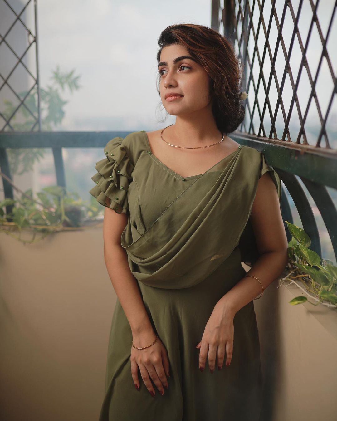 South Actress Manasa Radhakrishnan New Cute stills, Viral | എന്നാ ഒരു ...