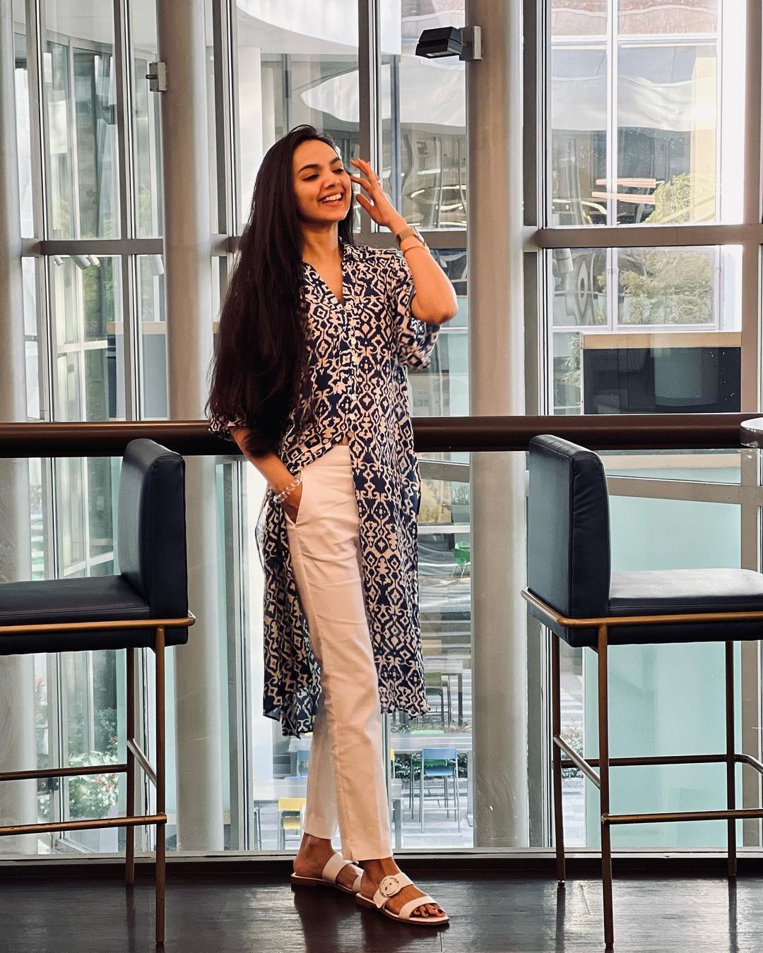 Actress Samvrutha Sunil Latest Pics Viral | പൊട്ടിച്ചിരിച്ച് സംവൃത ...